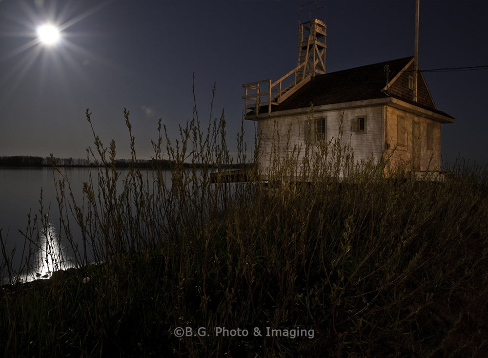 Moonlight On The Lake | helloart