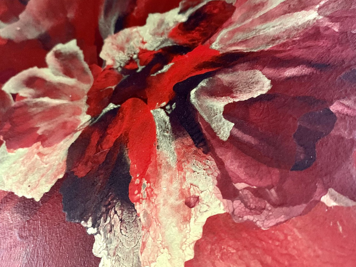 Under The Red Spotlight | helloart